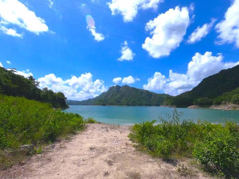 Presa de Valdesia – Artificial but beautiful – www.traphil.com